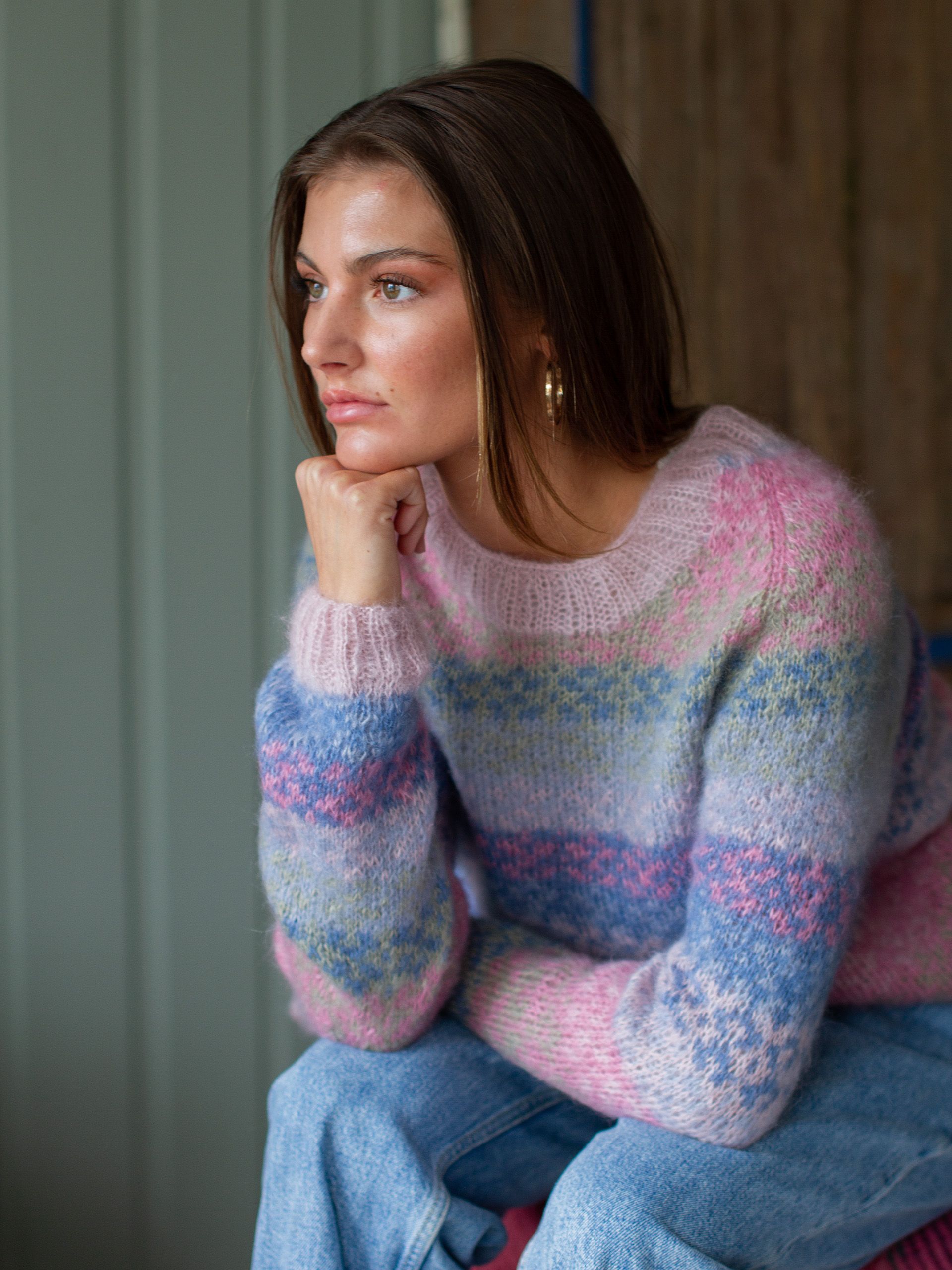 323K-02b AURA Pullover - Garnius